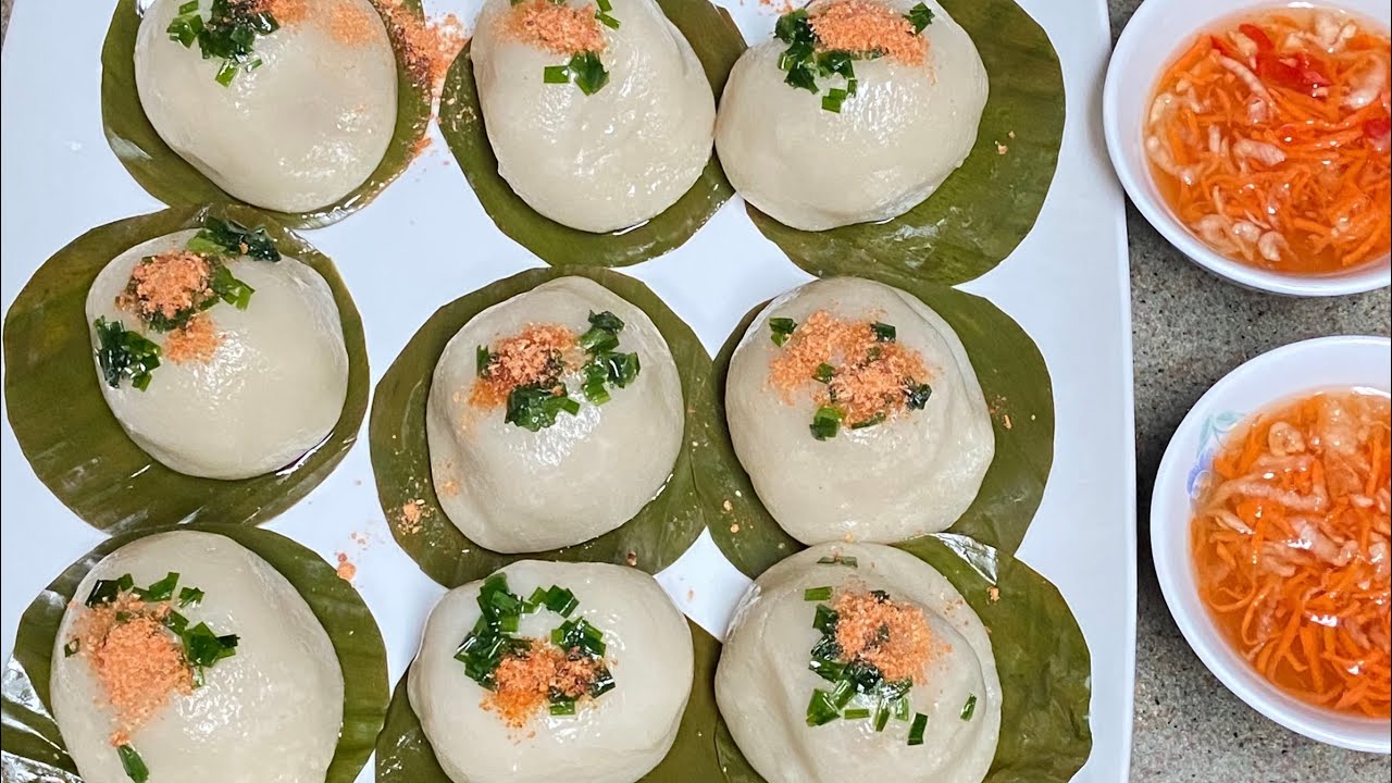 Steamed Sticky Rice Buns with amazing cake filling @ VH22 Bep Viet ...