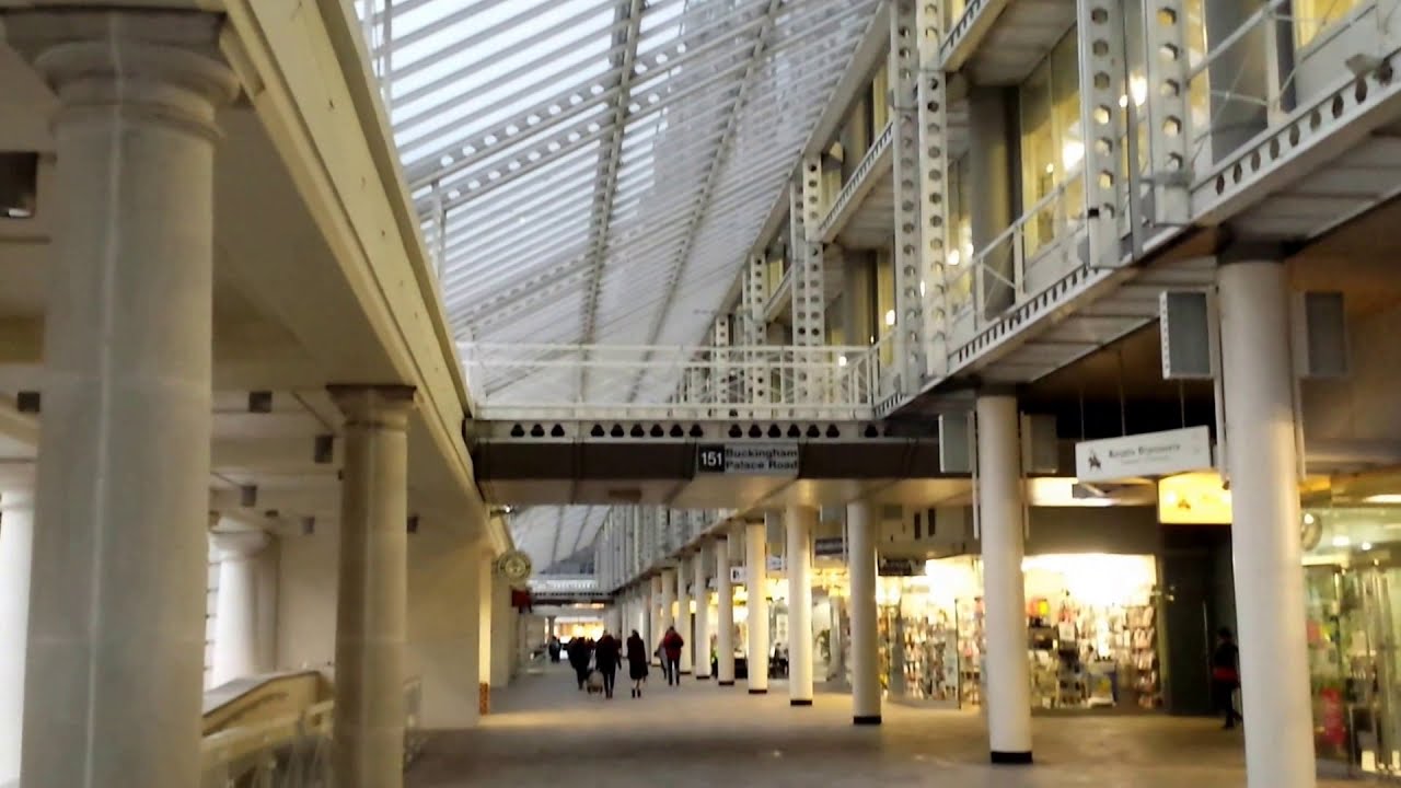 Colonnade Walk Shopping Centre - near Victoria Coach Station, London ...