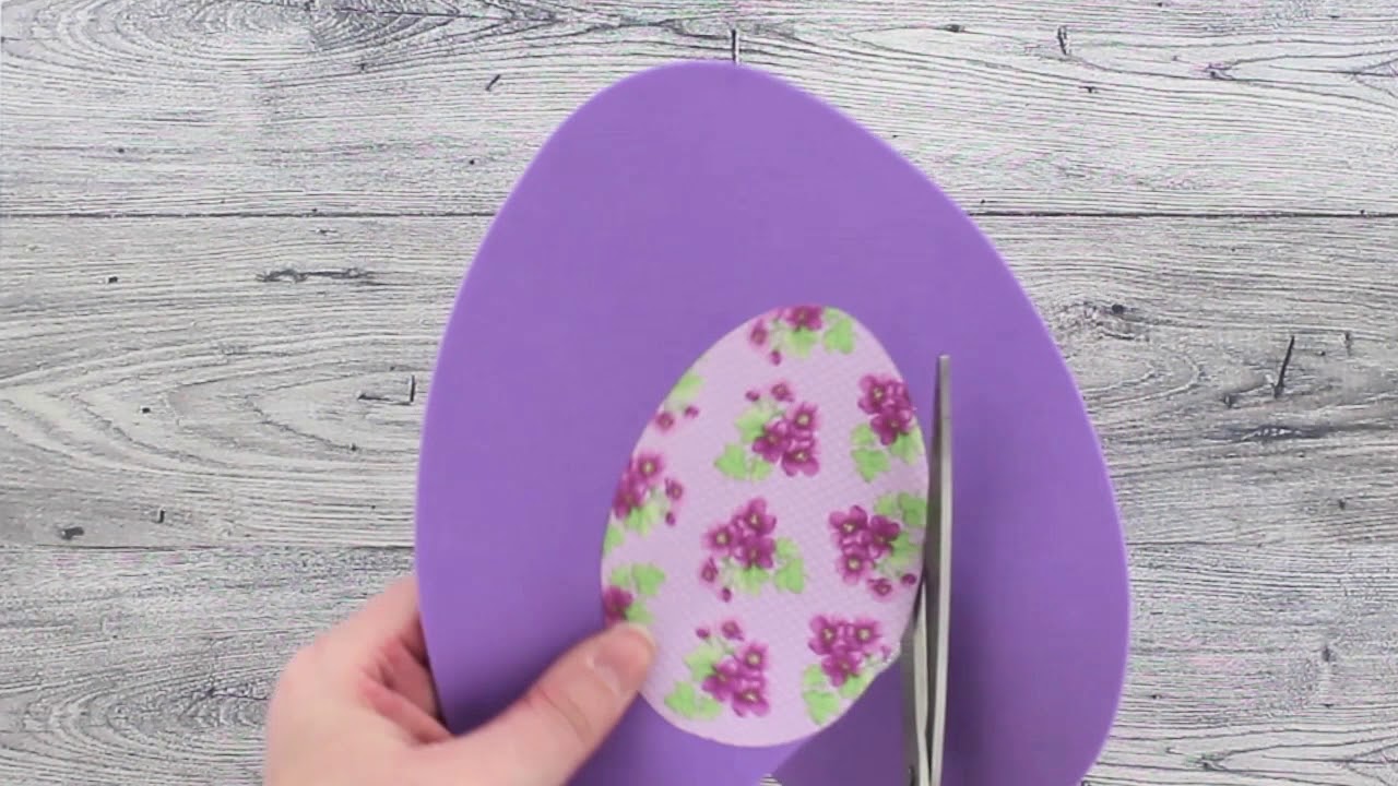 Make Your Own Easter Wreath - The Works Stores - YouTube
