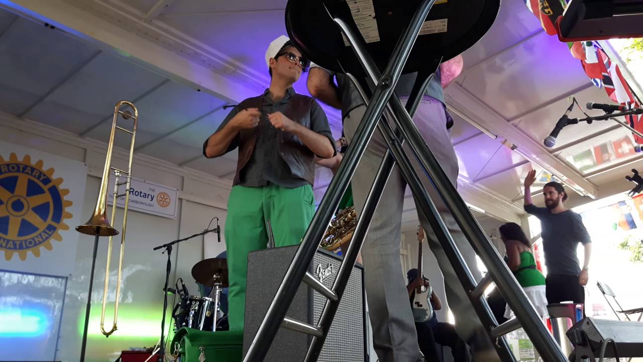 BackTrack Band Live at the Scarborough Ribfest! Closing off(5) - YouTube