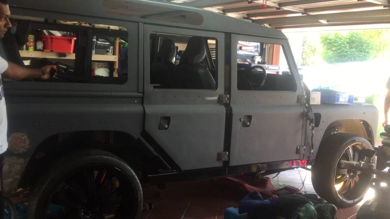 Land Rover Defender accuair airbag suspension Part 1 - YouTube