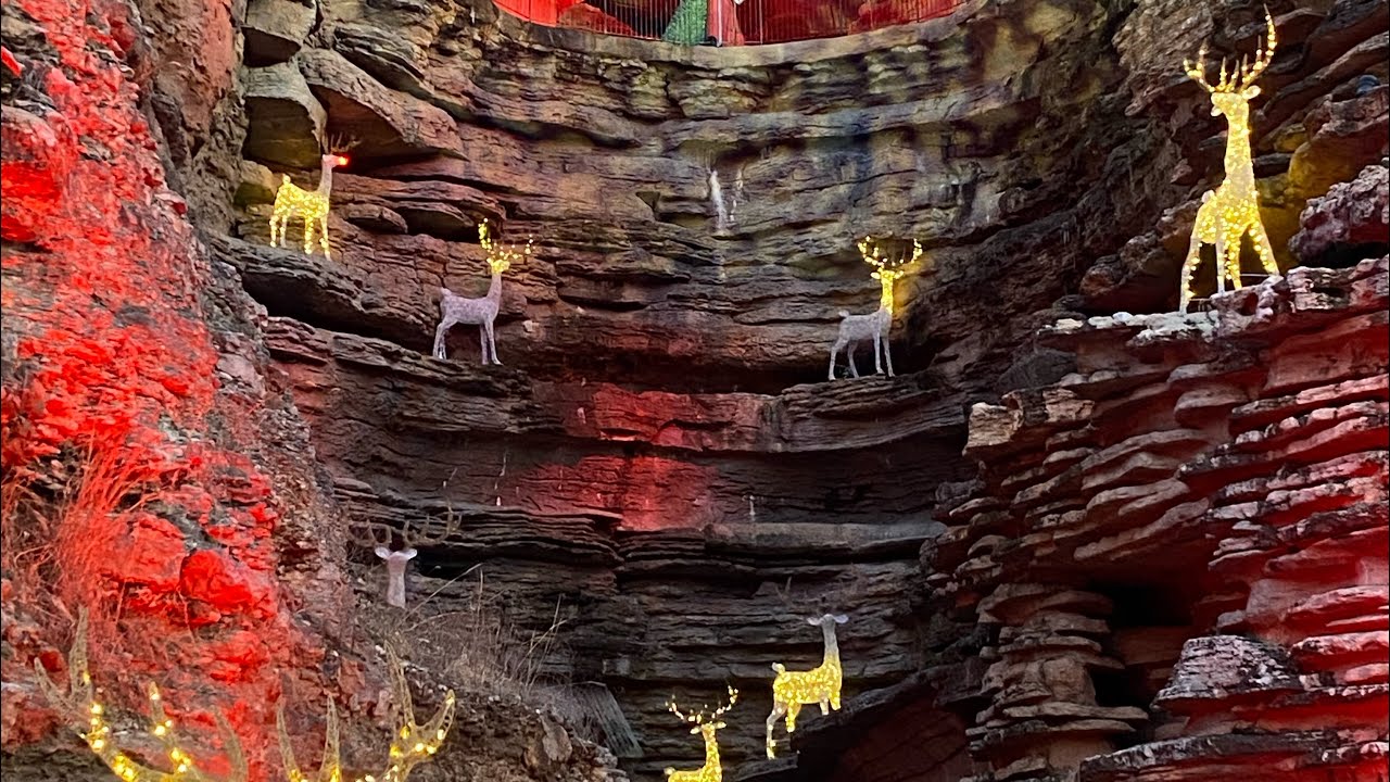 LOST CANYON CHRISTMAS CART TOUR AT TOP OF THE ROCK - YouTube