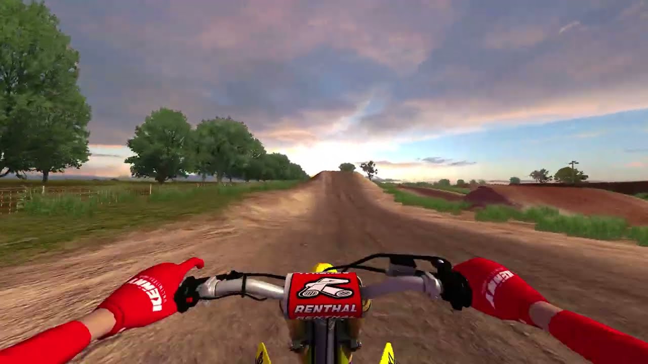 MX Simulator | JS7 Compound gets eaten by 125 - YouTube