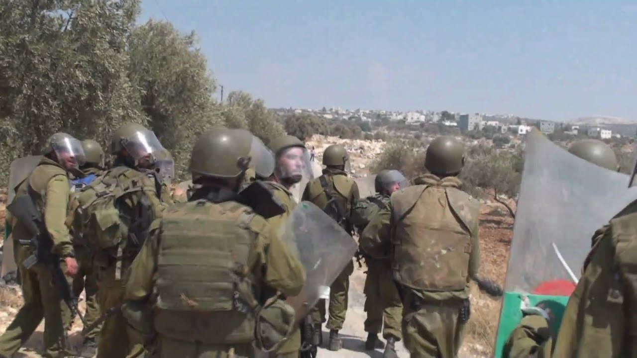 Bilin Weekly Demo 27-08-2010 By haithmkatib@gmail.com - YouTube