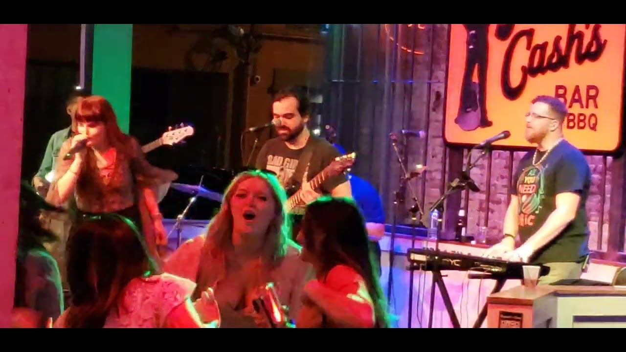 Johnny Cash's Bar & BBQ, Nashville, Monte & The Monsters, "Proud Mary ...