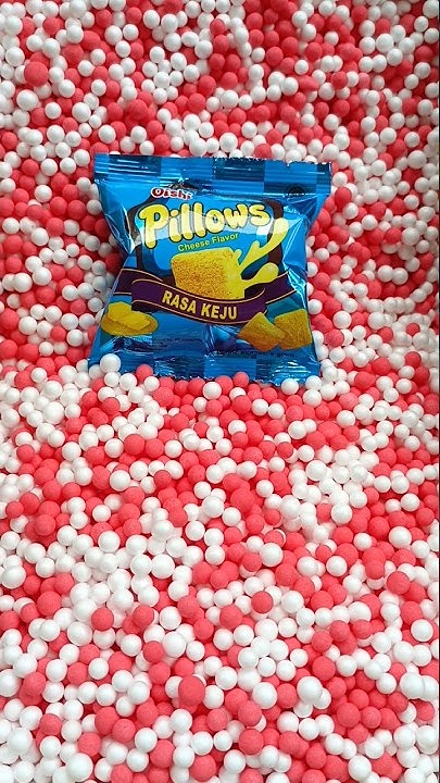 mencari dan menemukan jajanan Oishi pillows rasa keju #huntingjajan #snack #jajanan - YouTube