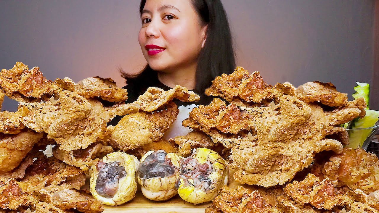 HUGE CRISPY FRIED CHICKEN SKIN | BALUT | DUCK EMBRYO | MOMSHIE RUBY ...