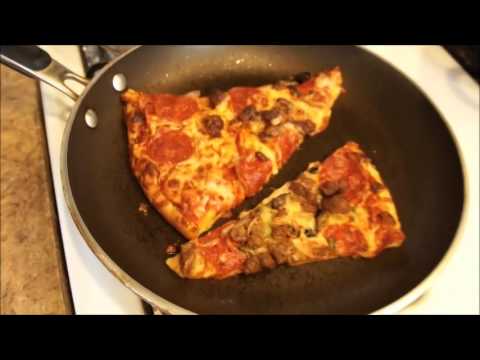 How to reheat left over pizzas on a stove top for a CRISPY CRUST ...