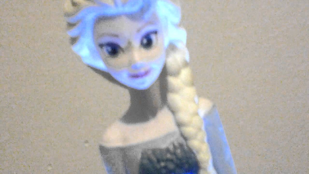 Light up elsa sings english and French from dlp - YouTube