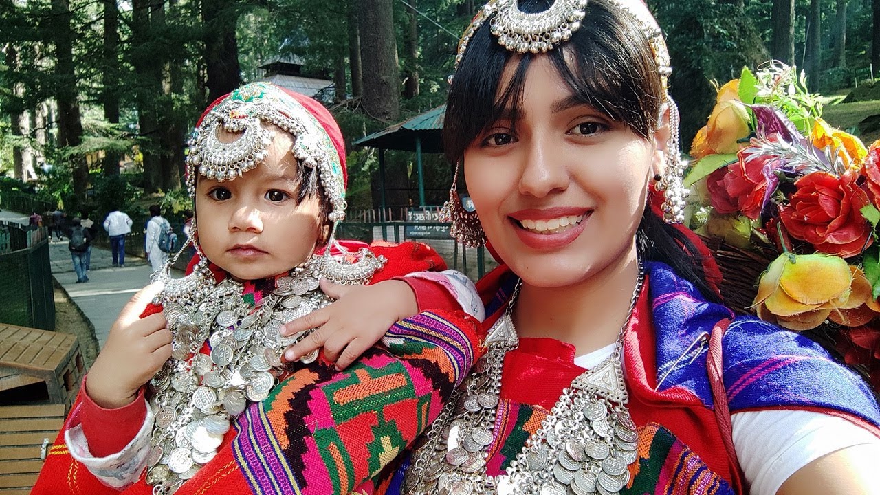 ASÍ SE VISTE LA GENTE EN ESTA PARTE DE LA INDIA 🇮🇳 - YouTube