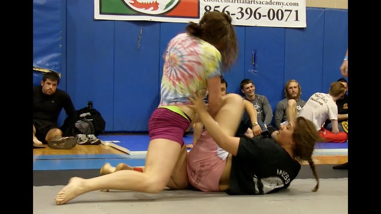 EPS 109-R1 • Girls Grappling No-Gi • Women Wrestling BJJ MMA Female Match - YouTube