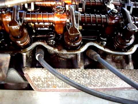 93 Magna TR Rocker Cover Taken Off - YouTube