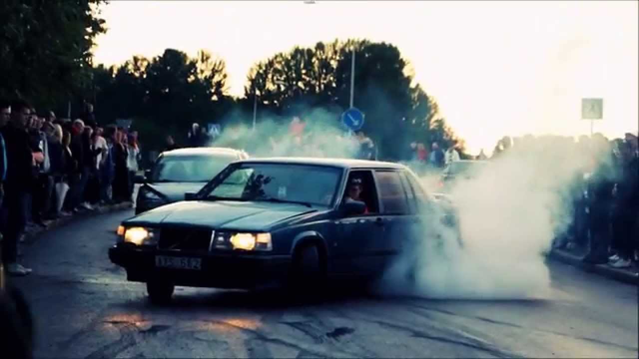 crazy volvo 240 burnout meet of the month #2 2014 - YouTube
