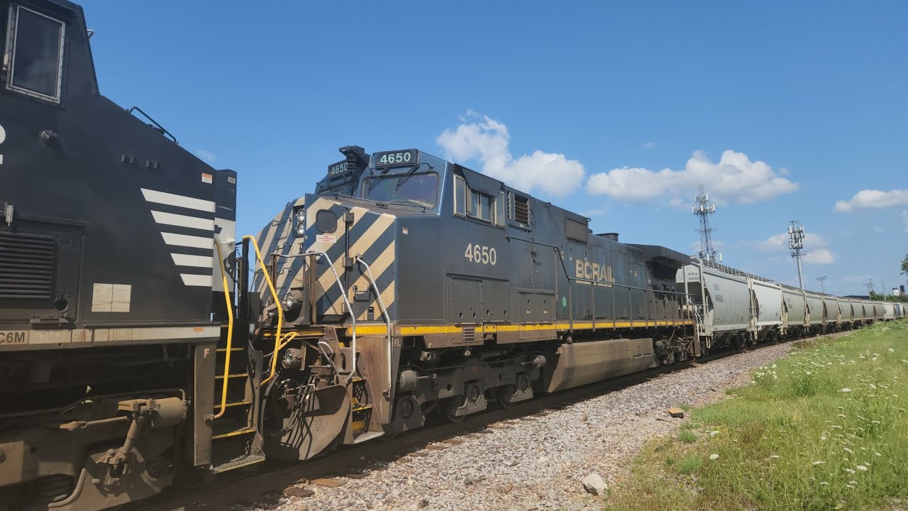 BCOL 4650 trails on MCHAL on Union Pacific's Milwaukee Subdivision|7/20 ...
