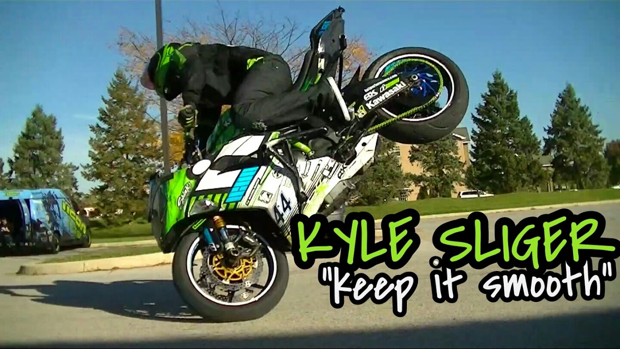 BIKE RAGE !!! KYLE SLIGER " AMAZING SPORTBIKE SKILLS" in small area ...