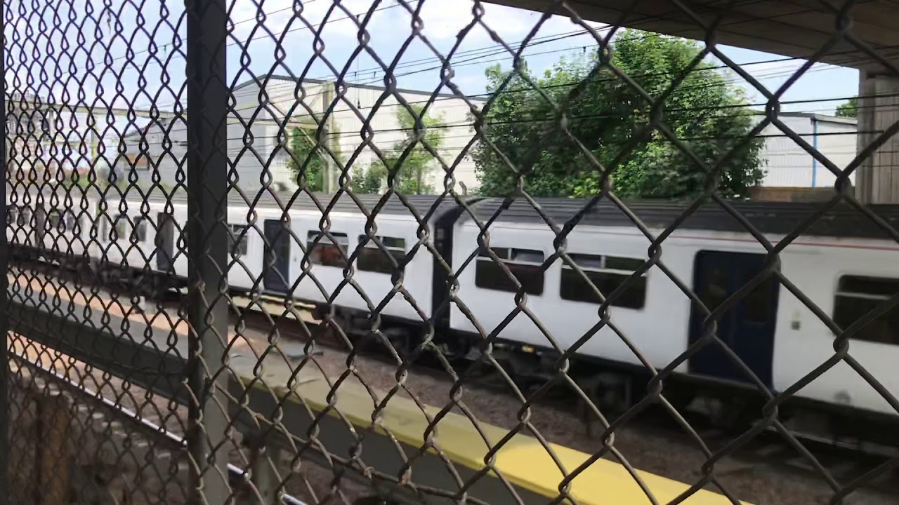 Class 321 ‘Dusty bin’ passing ilford - YouTube