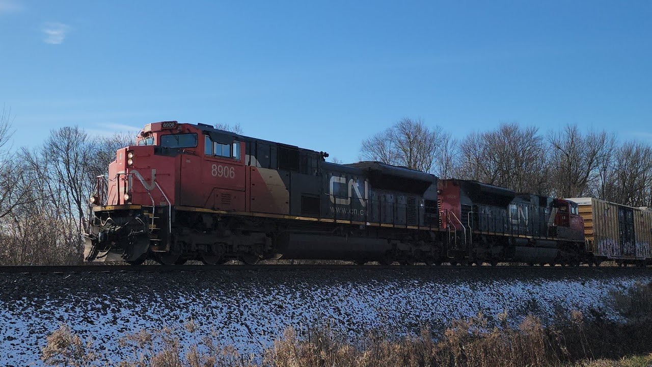 CN Train 501 CN 8906 CN 8875 Durand, Michigan December 3, 2024 1031 - YouTube