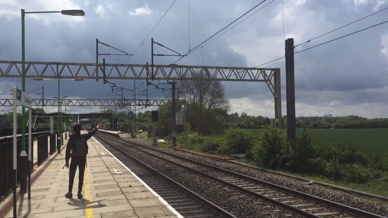 class 350 372+350 107 pass Cheddington for Birmingham new street with 4 ...