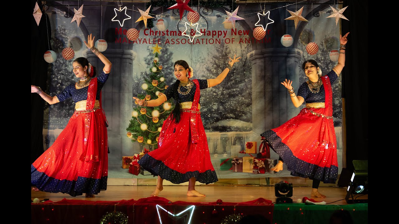 GROUP DANCE BY AMRUTHA SASI, ANN MATHEW & SEEMA TONY... MAA CHRISTMAS ...