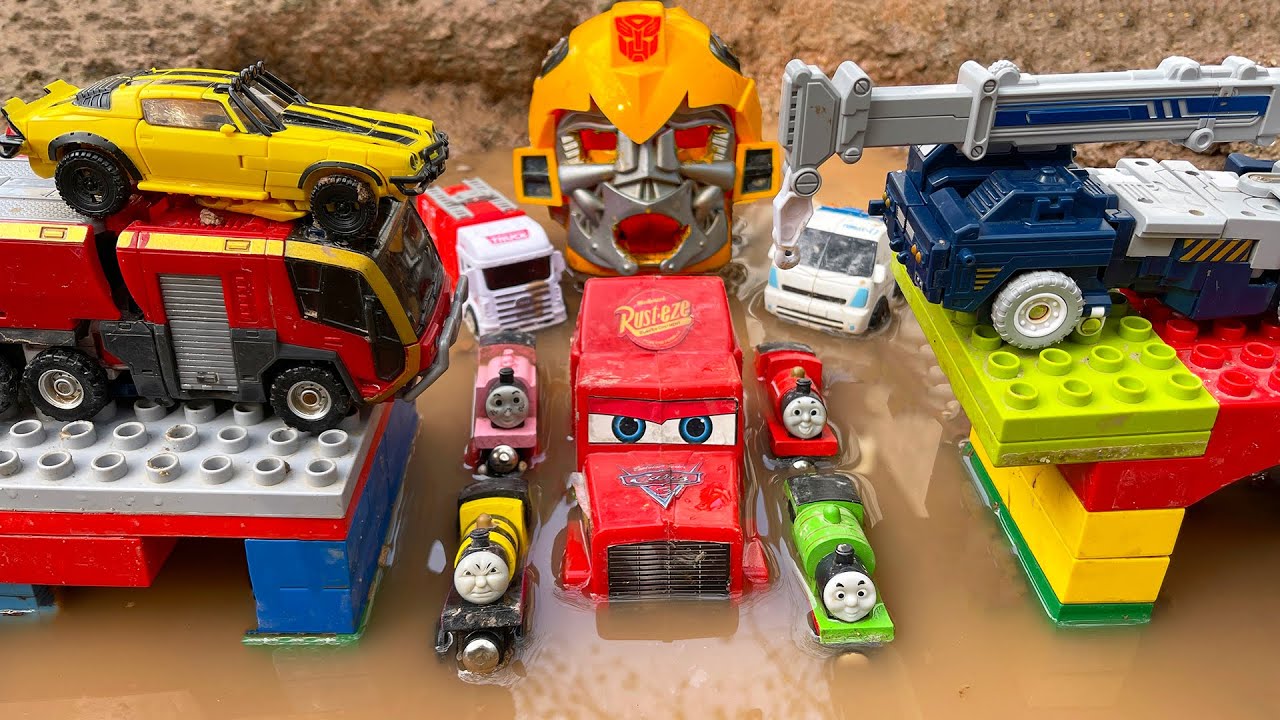 TRANSFORMERS: TRAIN BOAT LOAD Bulldozers& TRANSPORT Bridge BEASTS ...