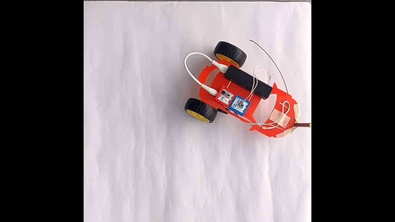 Draw a circle with single motor robotic car made using Havi elements ...