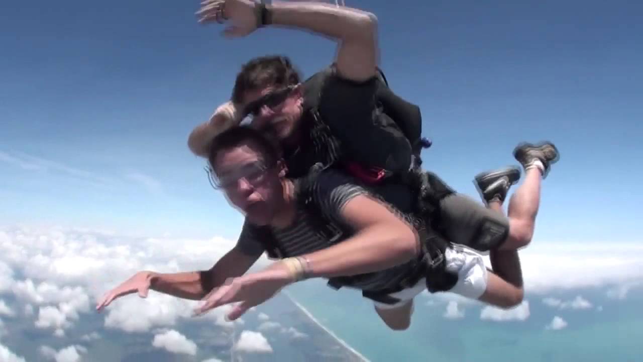 Skydive Sebastian Cameron's Skydive2 - YouTube
