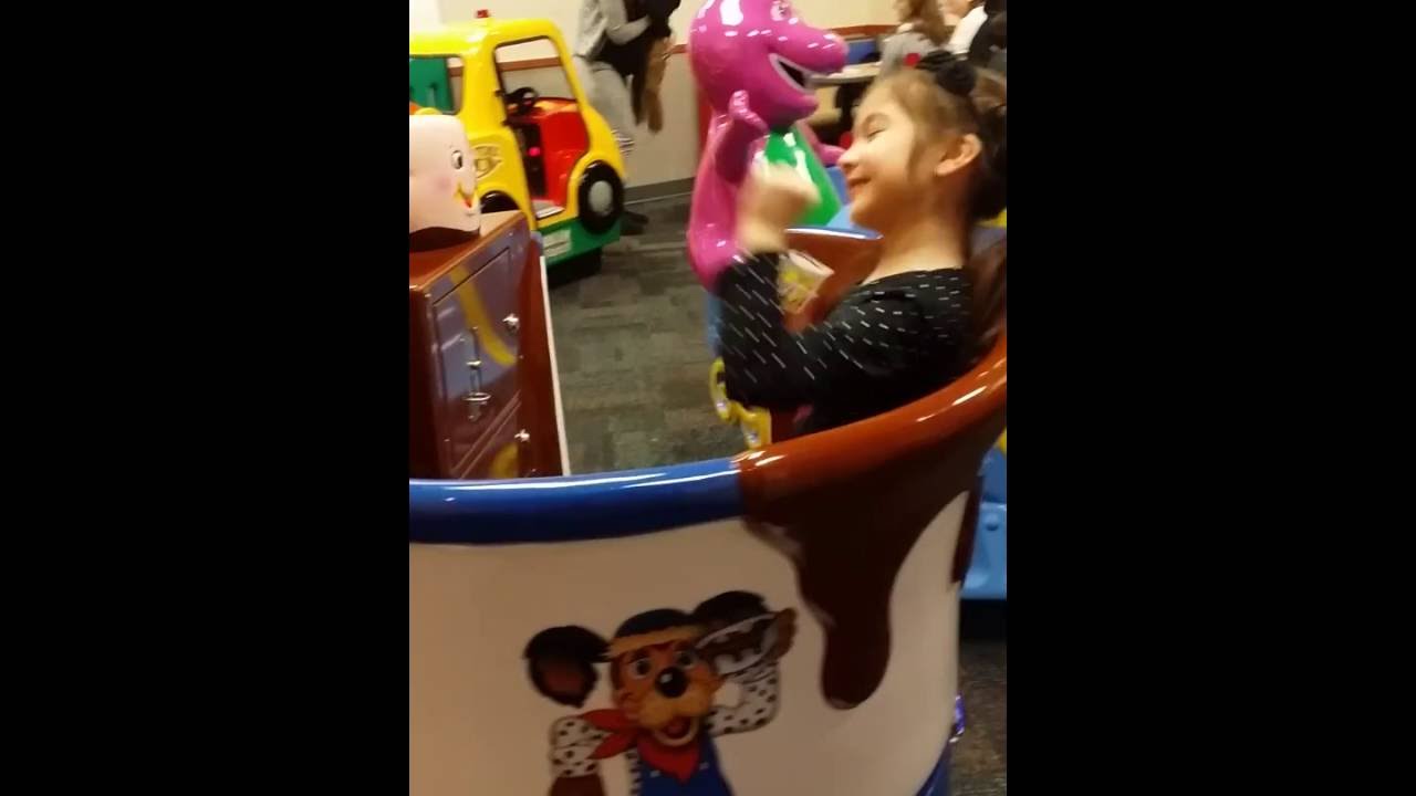 Teacup ride at Chuck E Cheese - YouTube