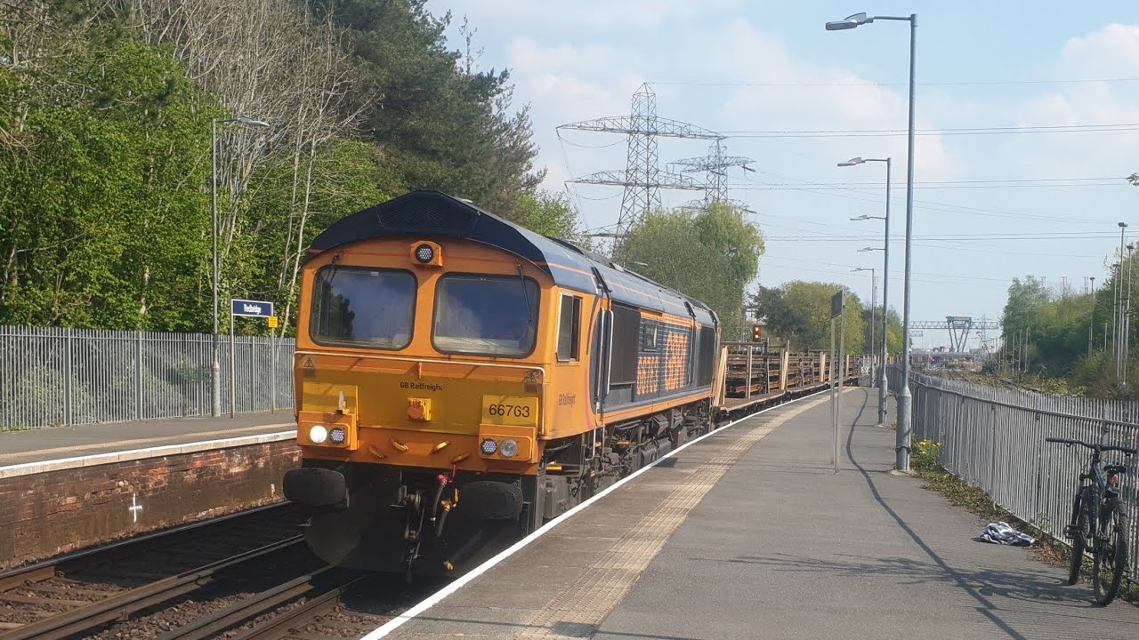 GBRF class 66 66763 'seven valley railway' passes Redbridge Thursday ...