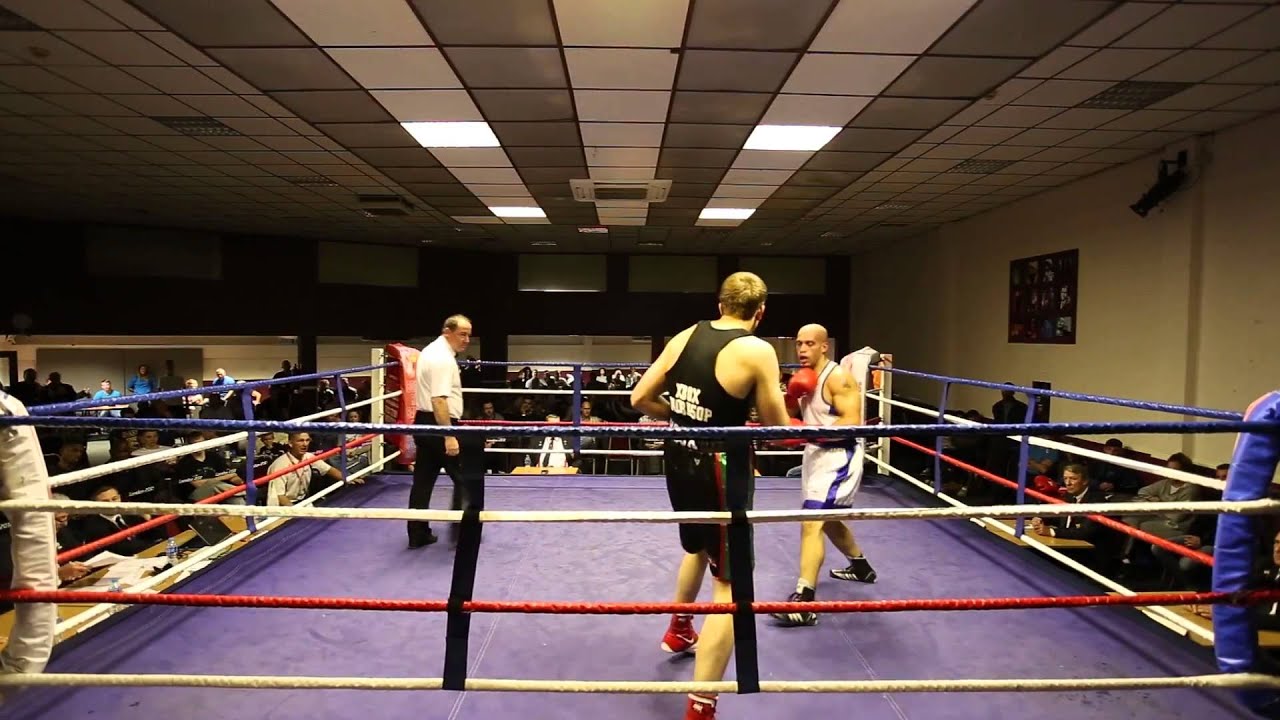 Christian Webbe 5th Amateur bout. - YouTube