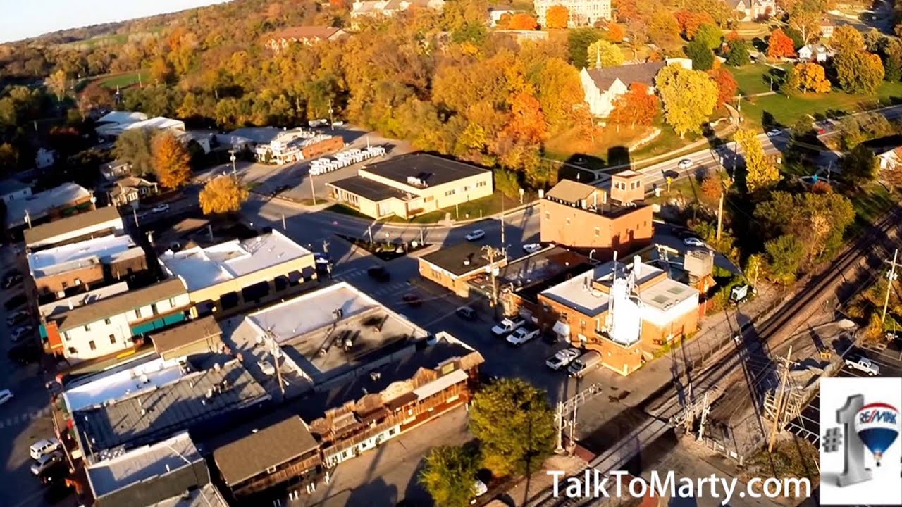 Aerial footage of Parkville Missouri - YouTube