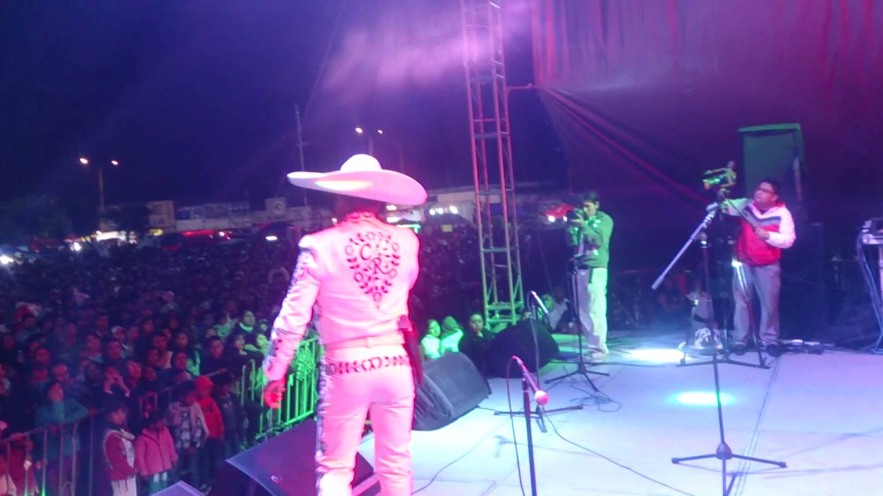 Cesar Rico Él Camaleón de Michoacan - YouTube