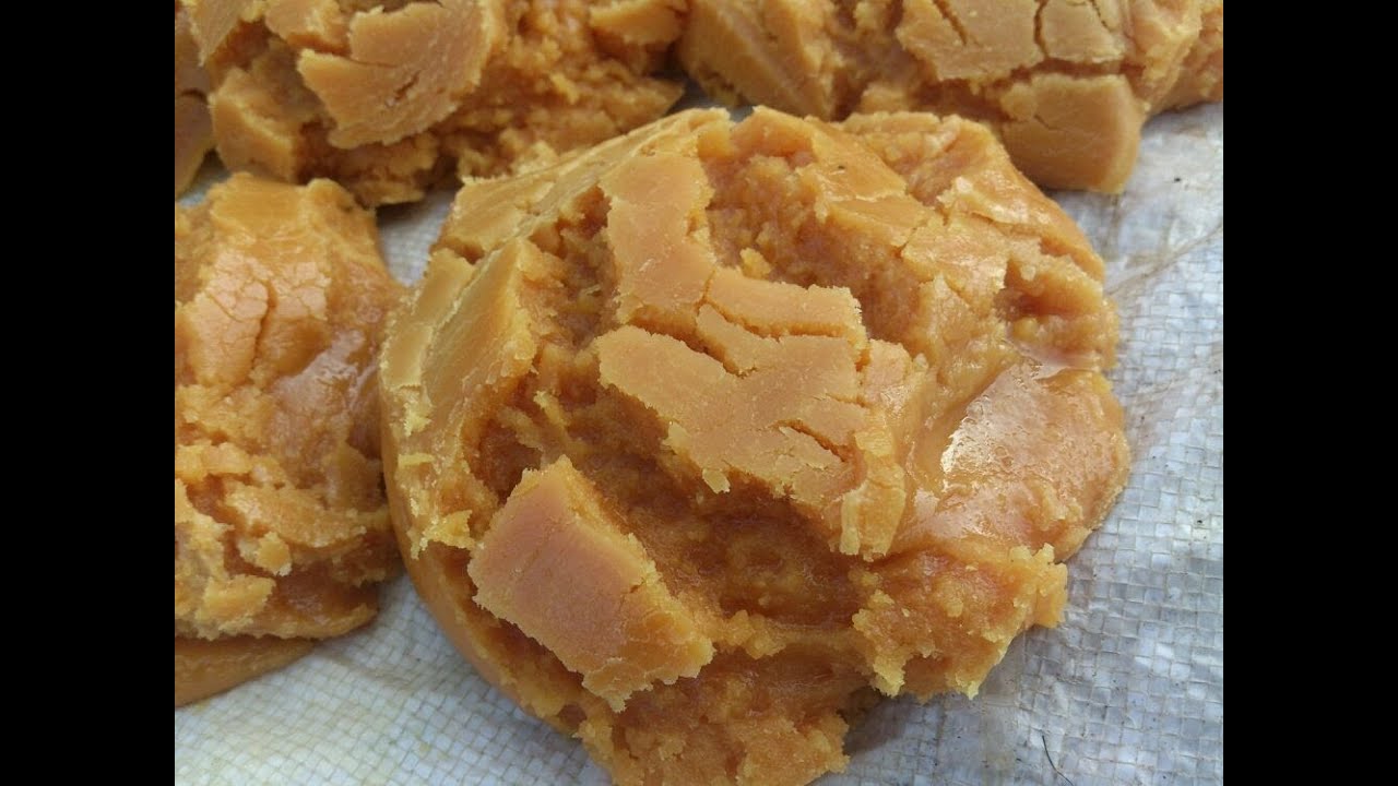 Jaggery (Gurr/ panela) making in India - YouTube
