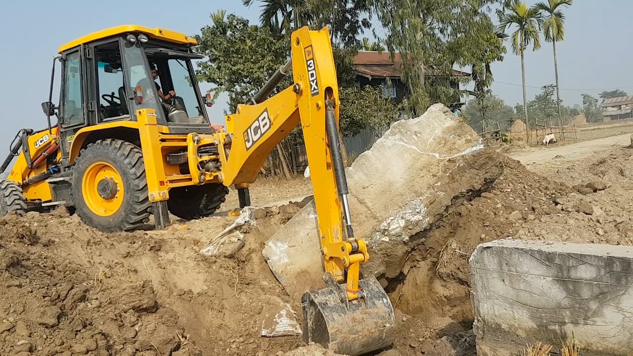 JCB Breaking and Throwing Out Heavy Concrete Slab - JCB Machine Working ...
