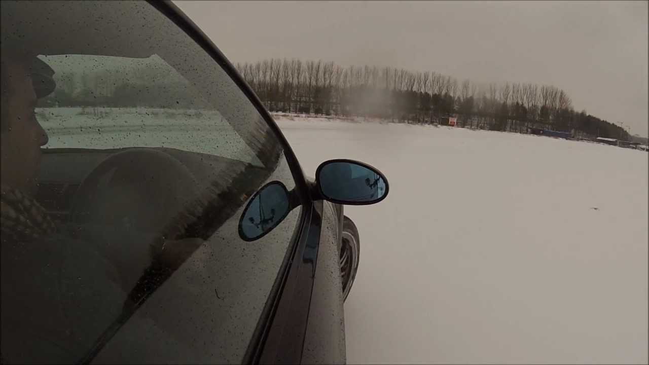 BMW M3 E46 Drifting in the snow - YouTube