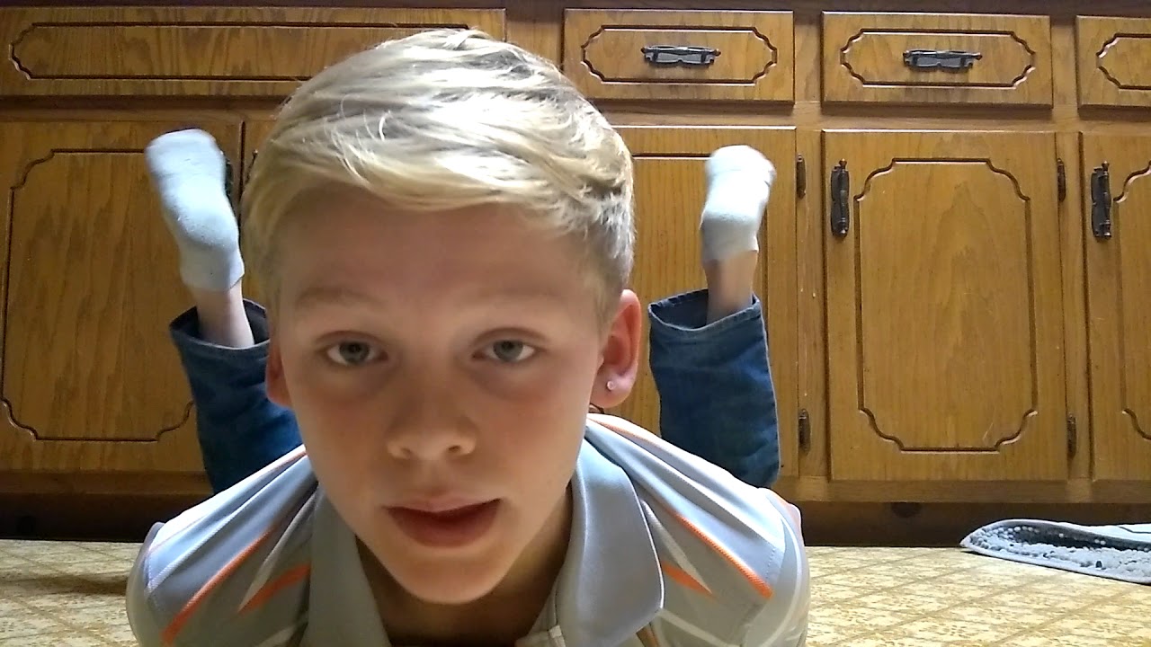 How to moonwalk (easy steps) - YouTube