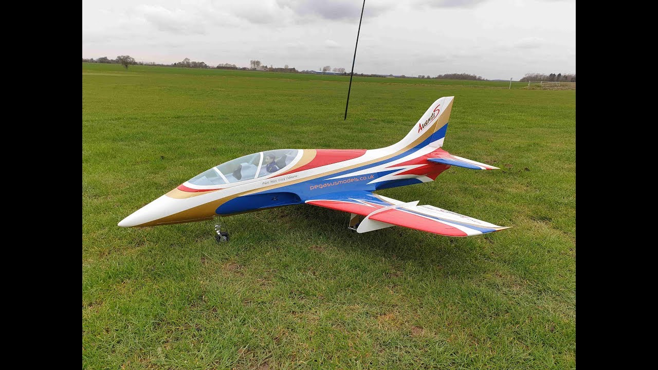 Sebart mini avanti S maiden flight - Wren 44i gold - RADMAC - YouTube