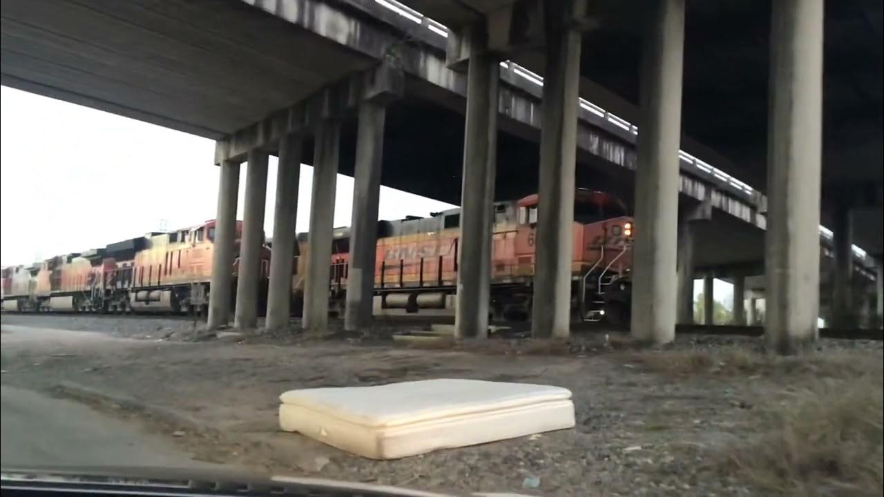 BNSF 6894 With UP Power Leads Manifest Houston,Tx - YouTube
