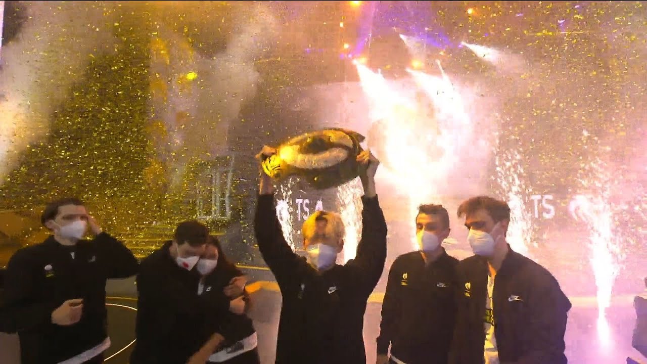 TI10 Champions TEAM SPIRIT Reactions & Aegis Lift - YouTube