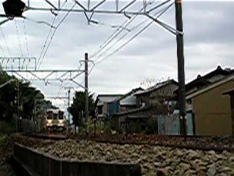 JR東海道線211系 通過 JR series 211 - YouTube