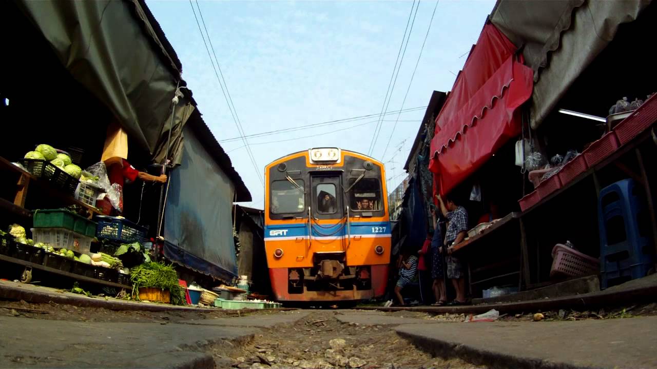 Maeklong Market - GoPro under the train HD - YouTube