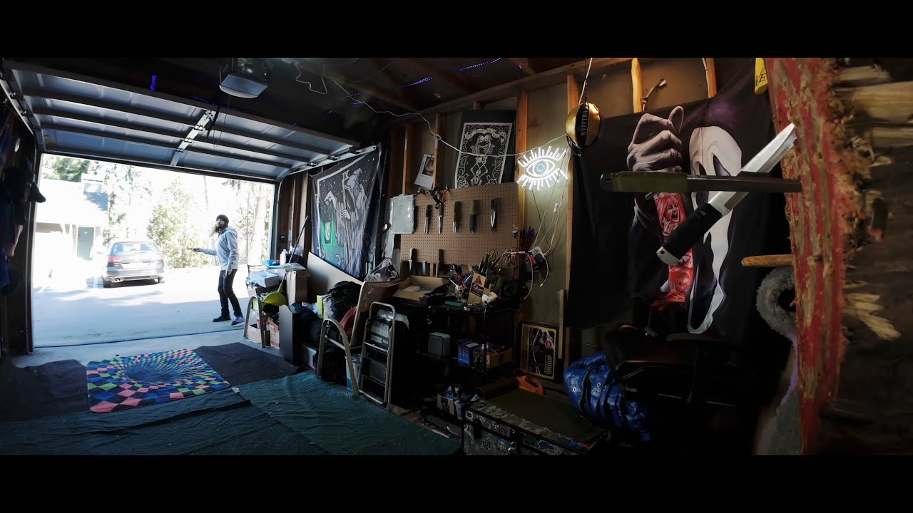 🗡️ Icepick-grip Half-spin practice, working on my boy band audition. Instinctive wave knife ...