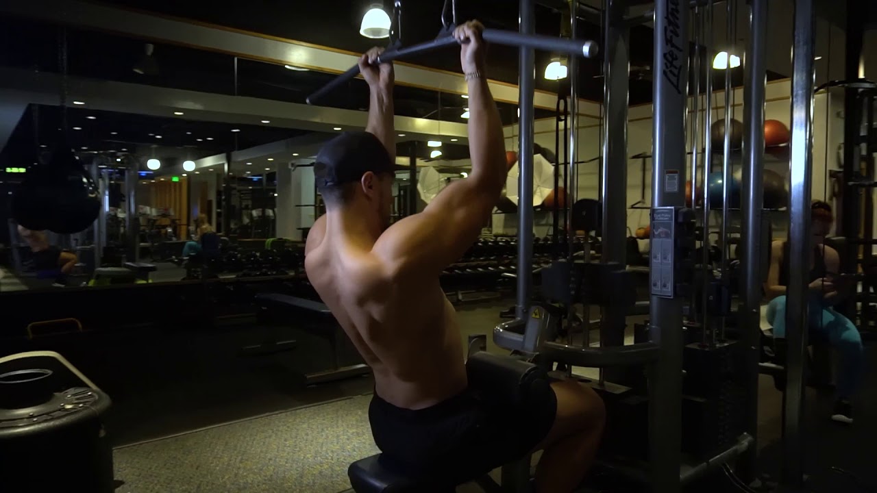 HOW TO - REVERSE GRIP PULLDOWN (BACK) - YouTube