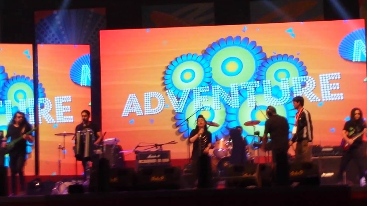 Mila Live Performing at Beach Carnival, Cox's Bazar 2016 - YouTube