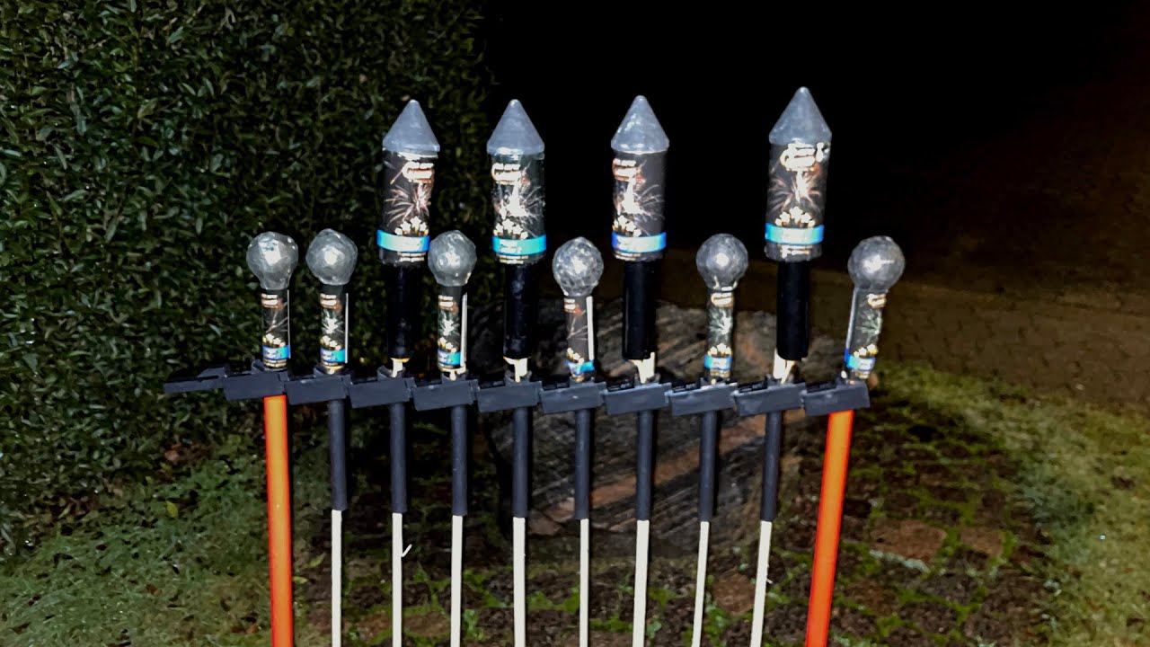 10 RAKETTER PÅ SAMME TID! | FYRVÆRKERI TEST 2022-2023 - YouTube