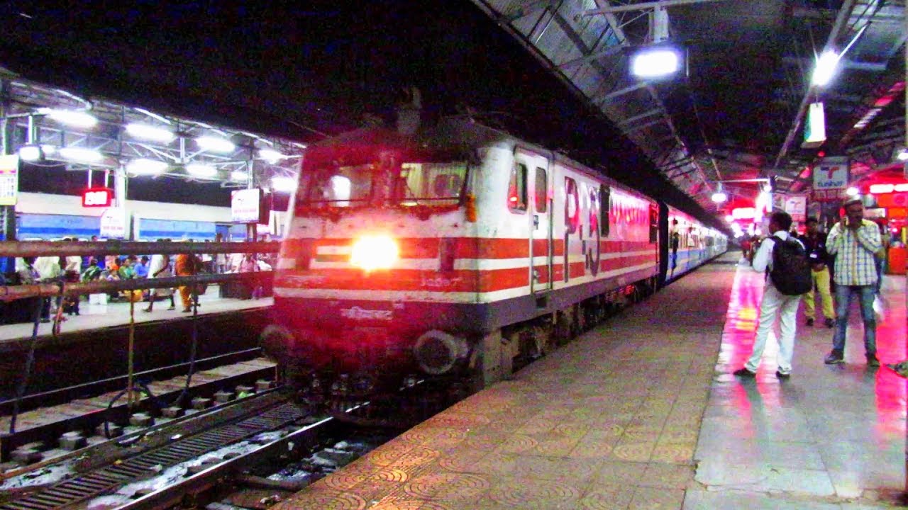 ITARSI JUNCTION Arrival || 12061 Bhopal HABIBGANJ - JABALPUR ...