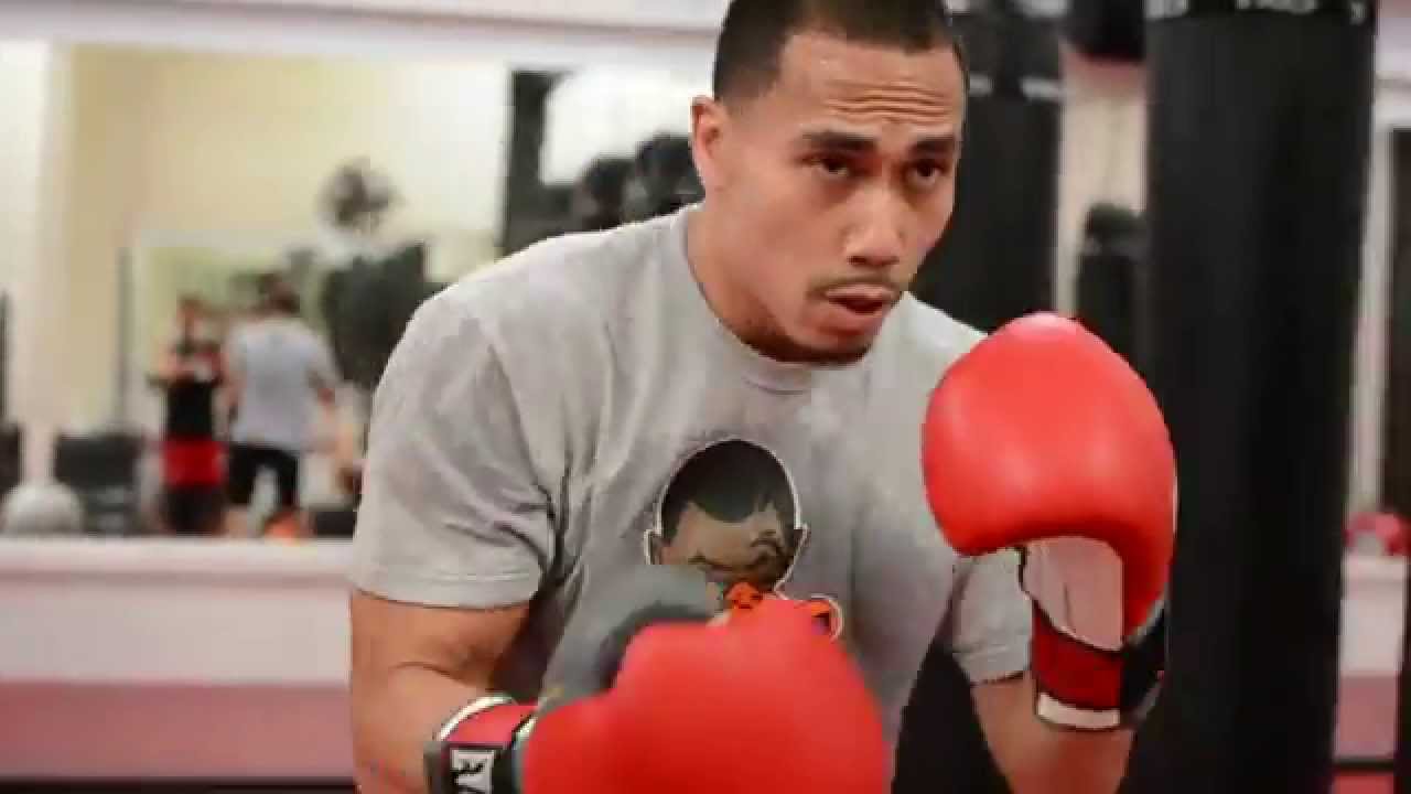 Heavy bag workout at Sobekick - YouTube