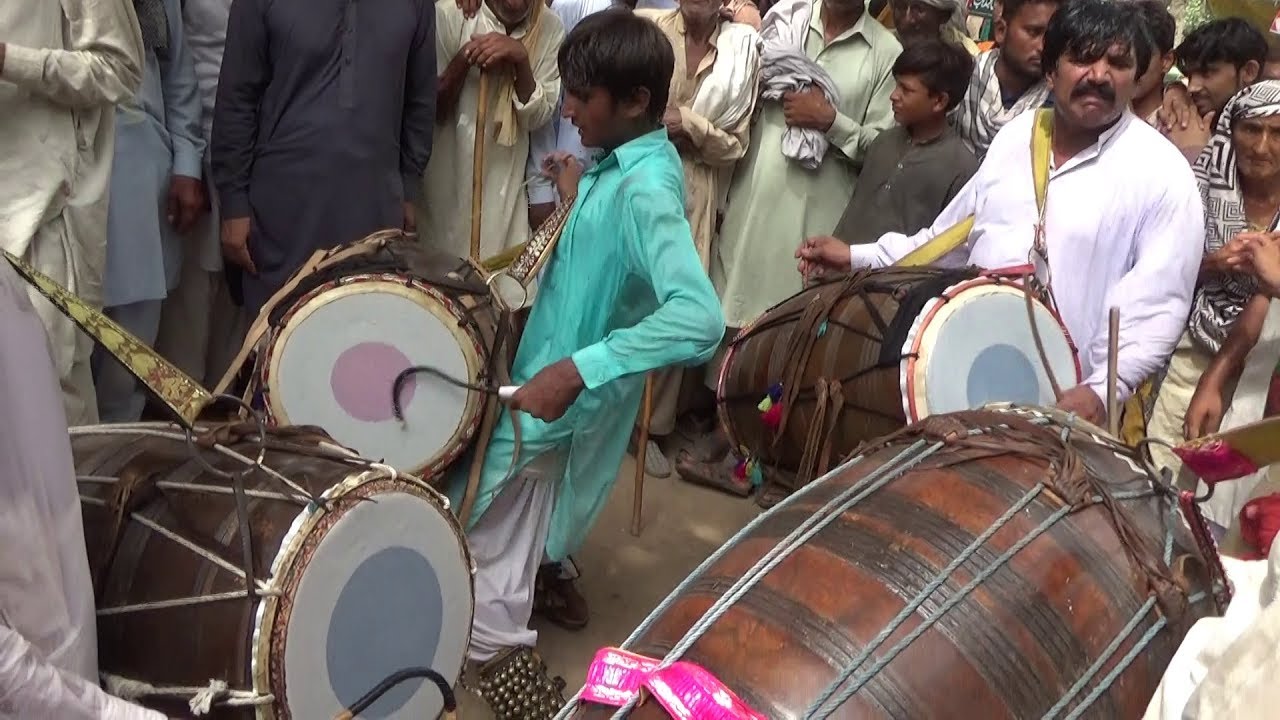 dhol master Mukabala in Dhol pakistan | پاکستانی ڈھول ماسٹر | Pakistani ...