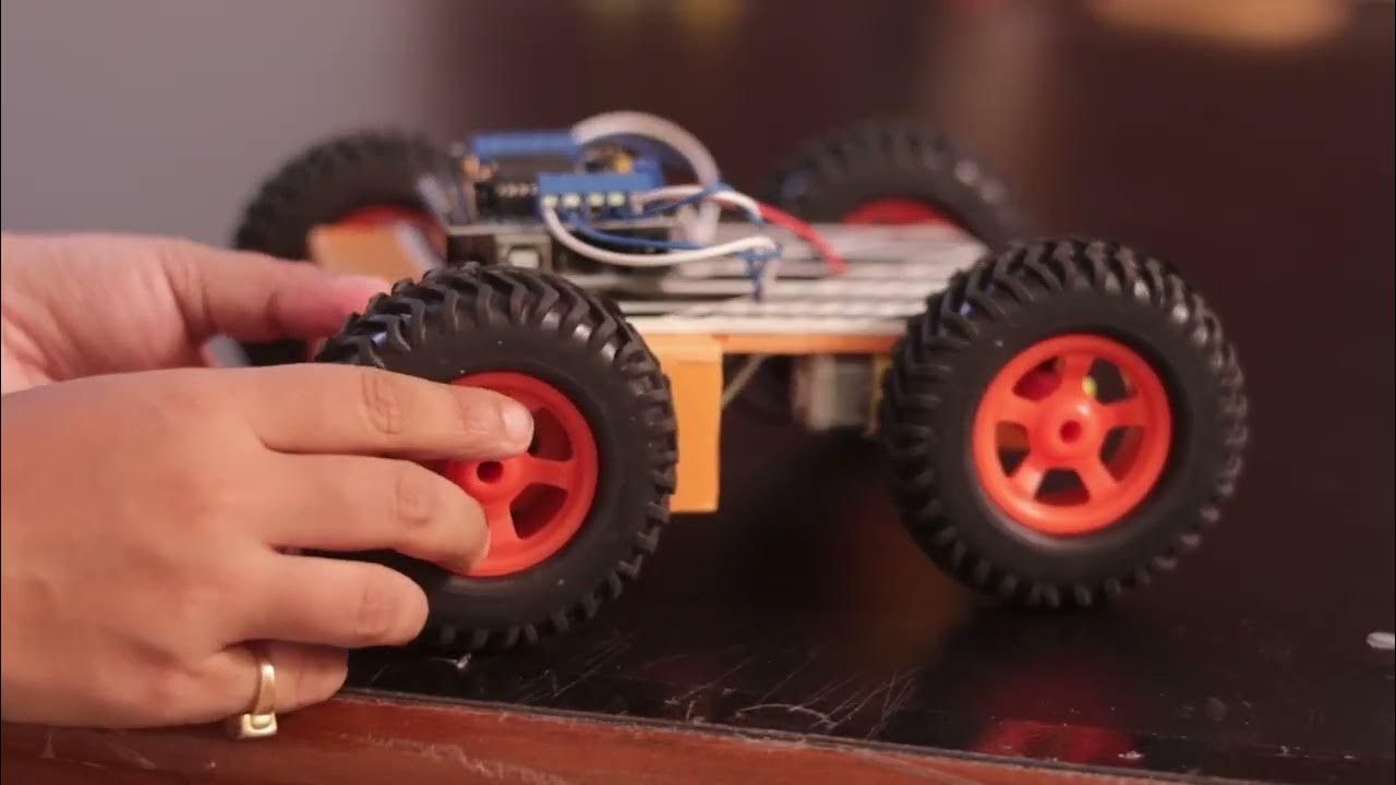 A Light Traking Robot - YouTube