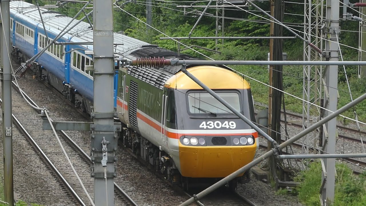 HST Blue Pullman 43049 and 43046 near Sandbach Station Cheshire 17th ...