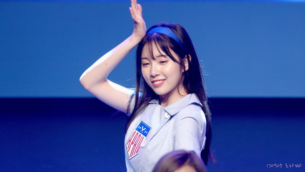 [4K] 170905 에이프릴(April) 윤채경 'Muah! (무아!)' 직캠 by 도라삐 - YouTube